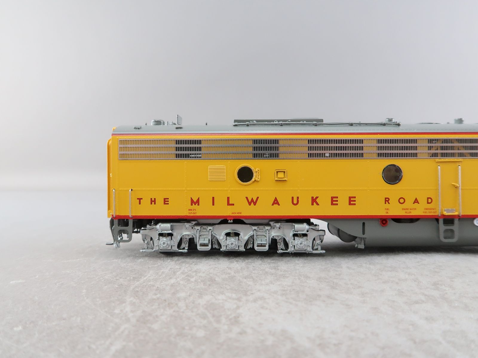 HO Brass Model - CIL 2446.1 Milwaukee E9 E9A E9B A-B-A Set #31 - F/P + Interior - UP Colors ...