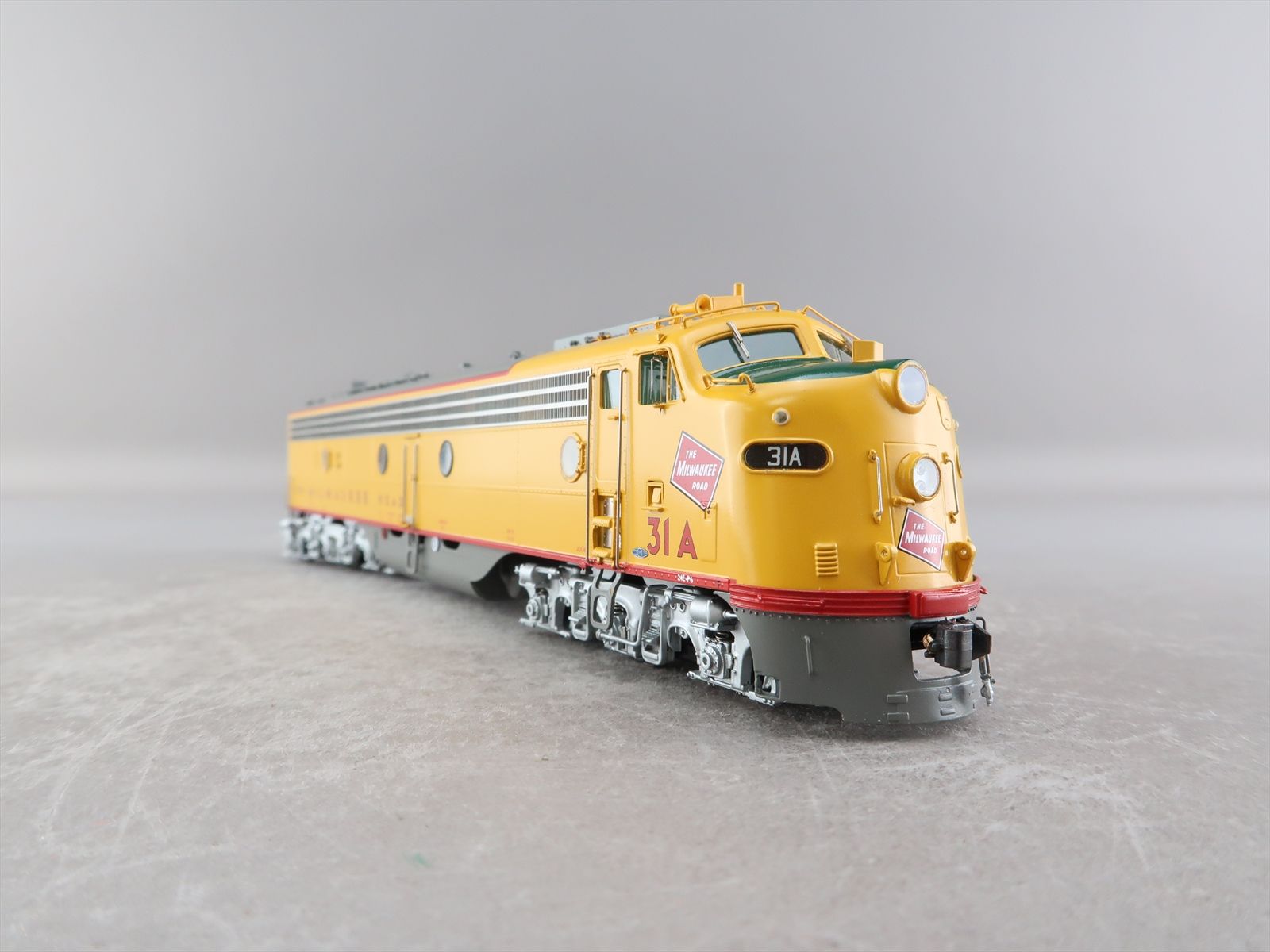 HO Brass Model - CIL 2446.1 Milwaukee E9 E9A E9B A-B-A Set #31 - F/P + Interior - UP Colors ...