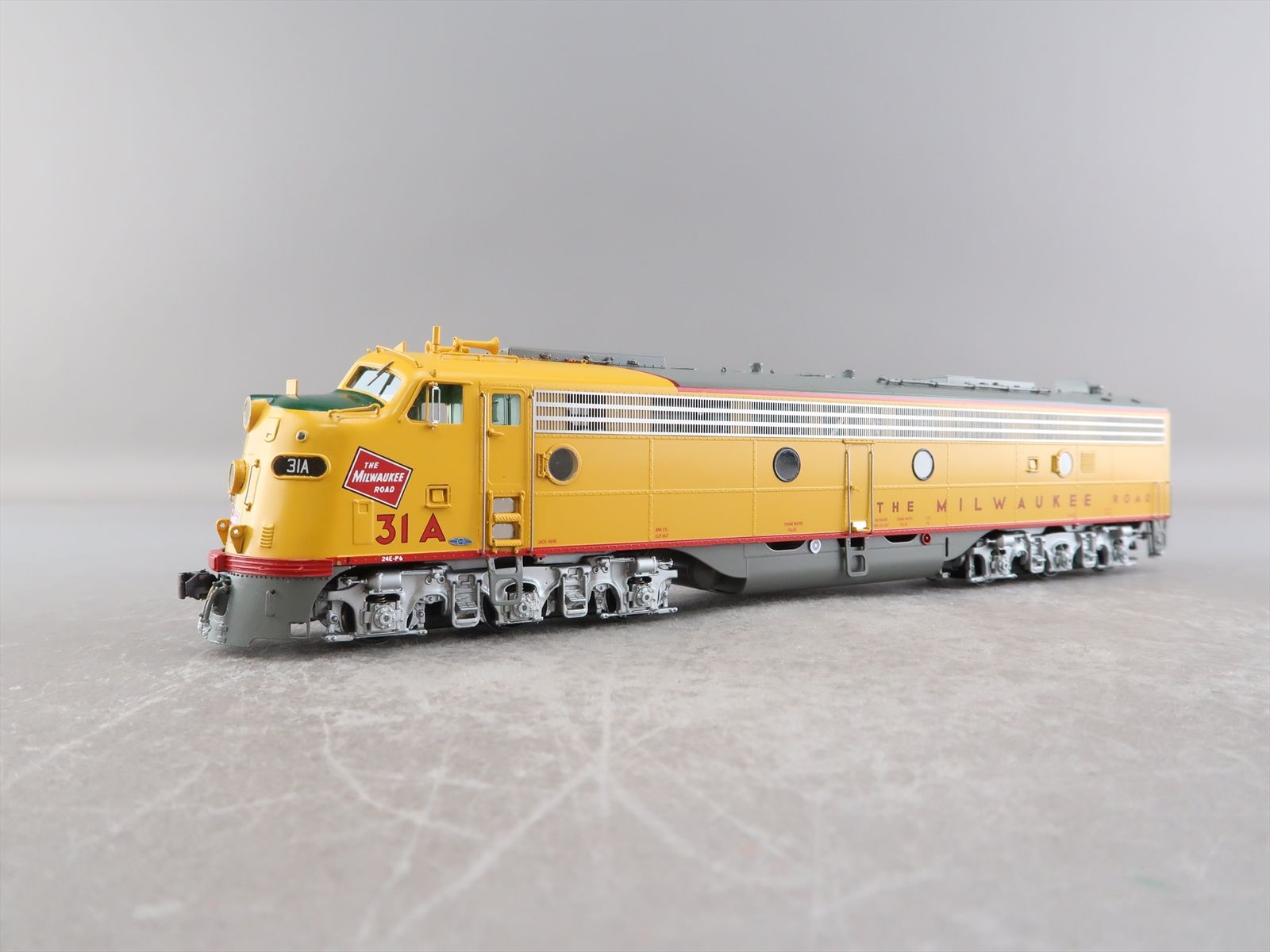 HO Brass Model - CIL 2446.1 Milwaukee E9 E9A E9B A-B-A Set #31 - F/P + Interior - UP Colors ...