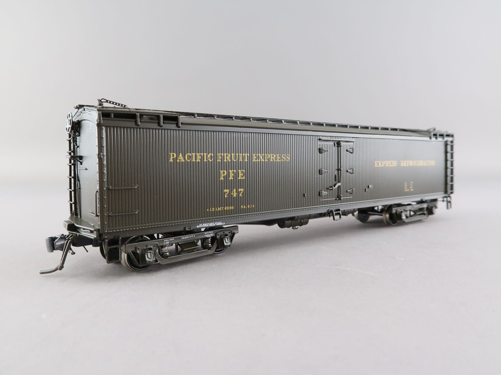HO Brass Model - CIL 2530.1 PFE Pacific Fruit Express Reefer ...