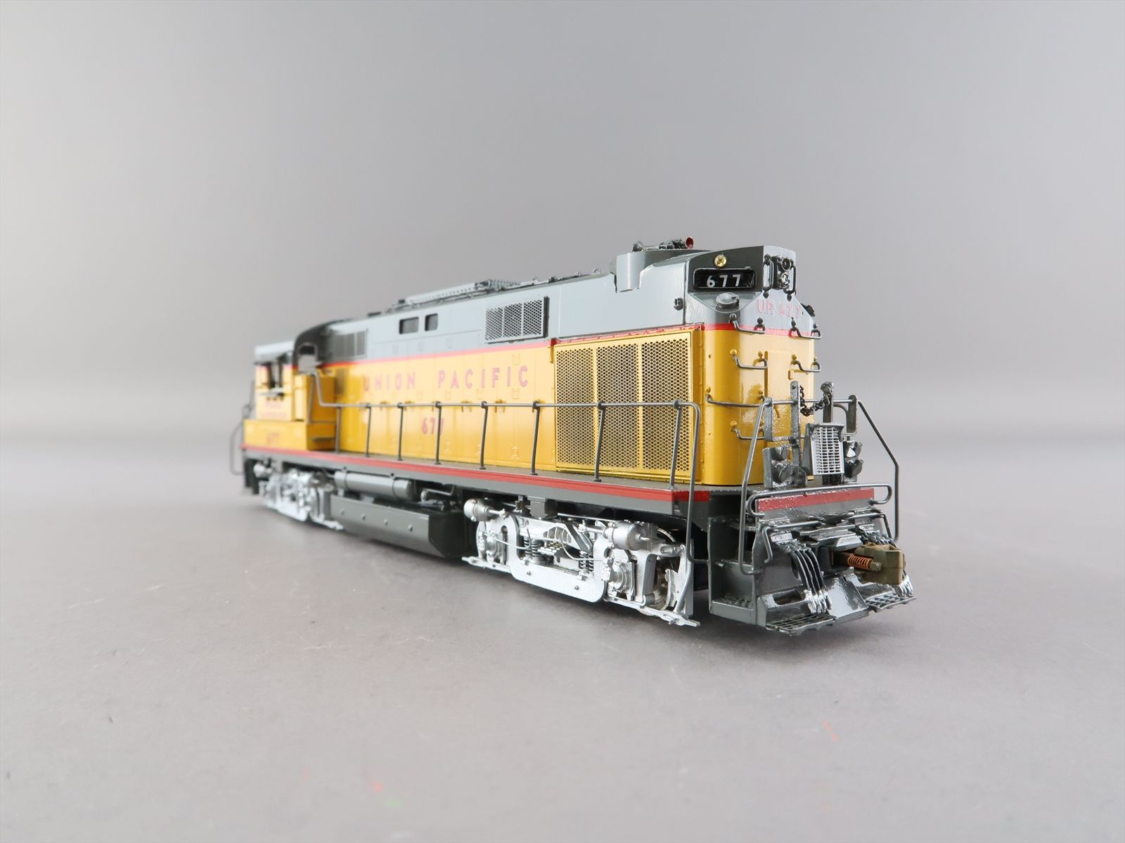 HO Brass Model - OMI 5989 UP Union Pacific RS-27 / DL-640 #677 Ex-Demo - Pro Paint - 1992 Run - Ajin