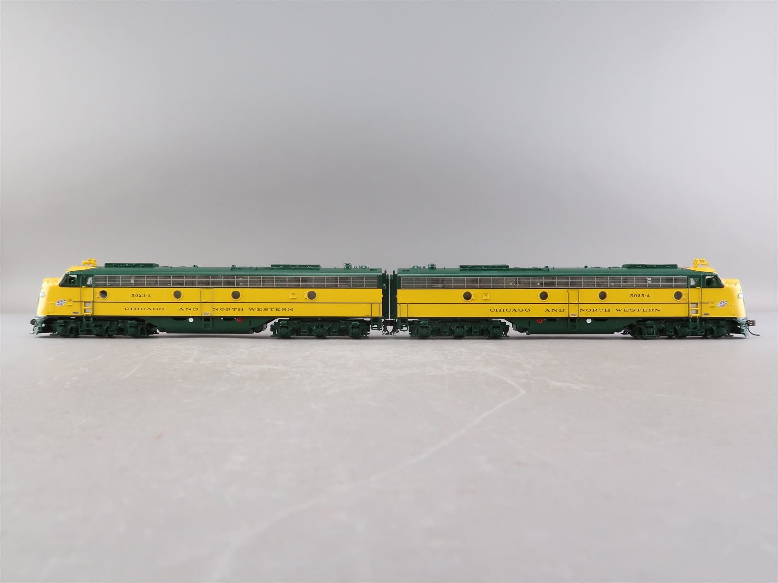 HO Brass Model - CIL 2438.1 C&NW Chicago & Northwestern E8 E8A A-A ...