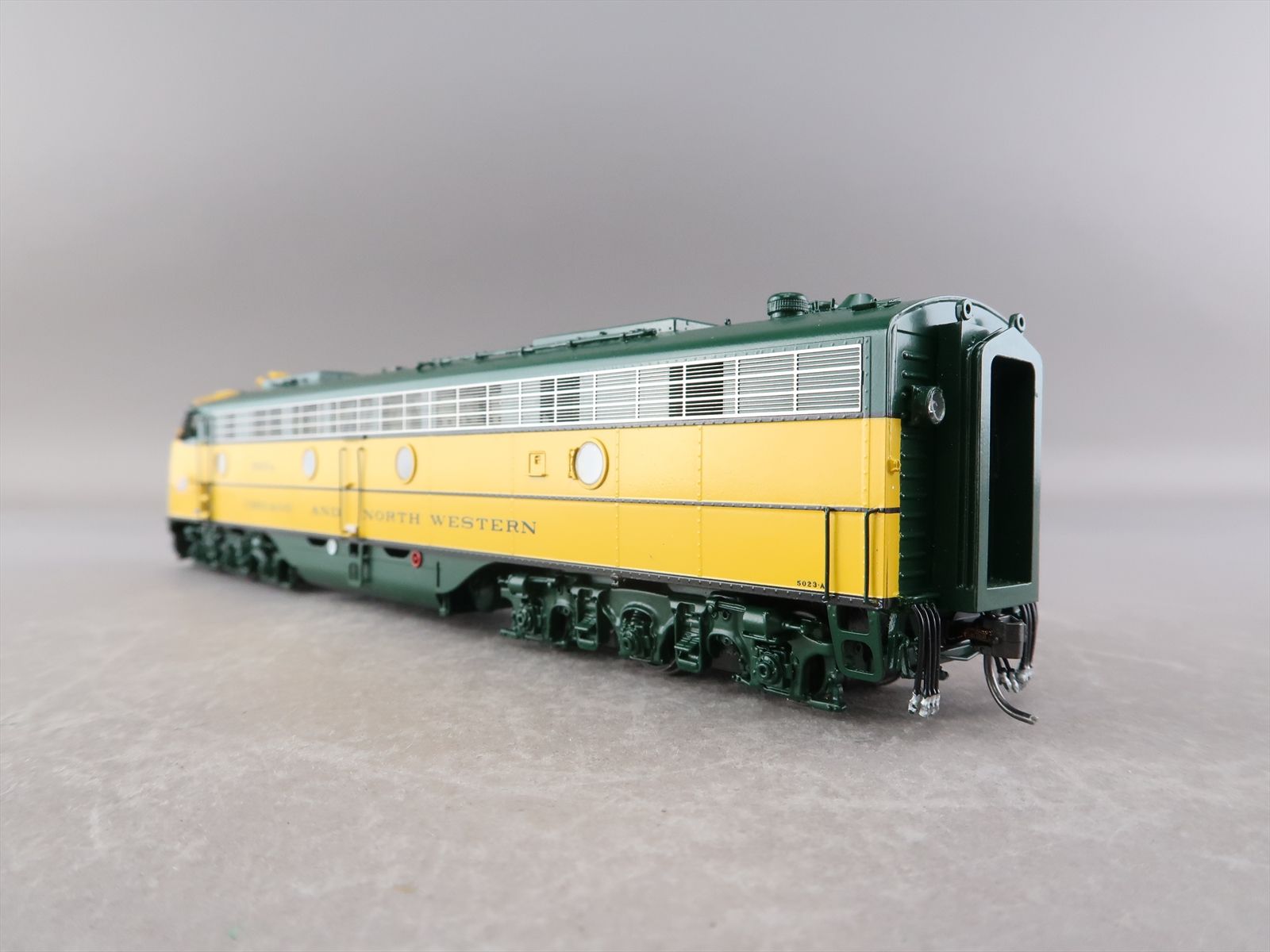 HO Brass Model - CIL 2438.1 C&NW Chicago & Northwestern E8 E8A A-A ...