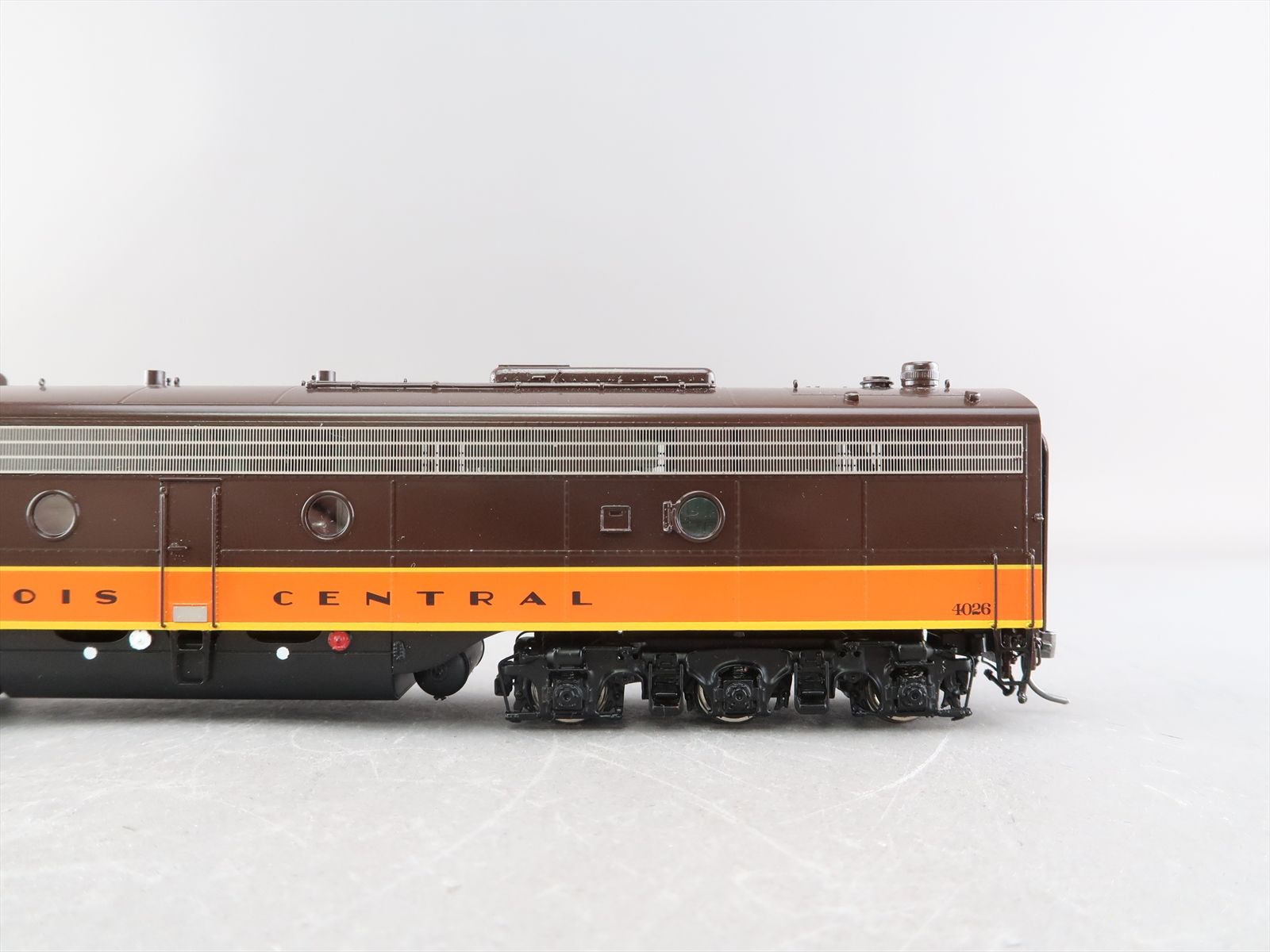 HO Brass Model - UTI 5500-3 IC Illinois Central E8A / E8A Set #4026 SINGLE UNIT ONLY- F/P - 2019 ...
