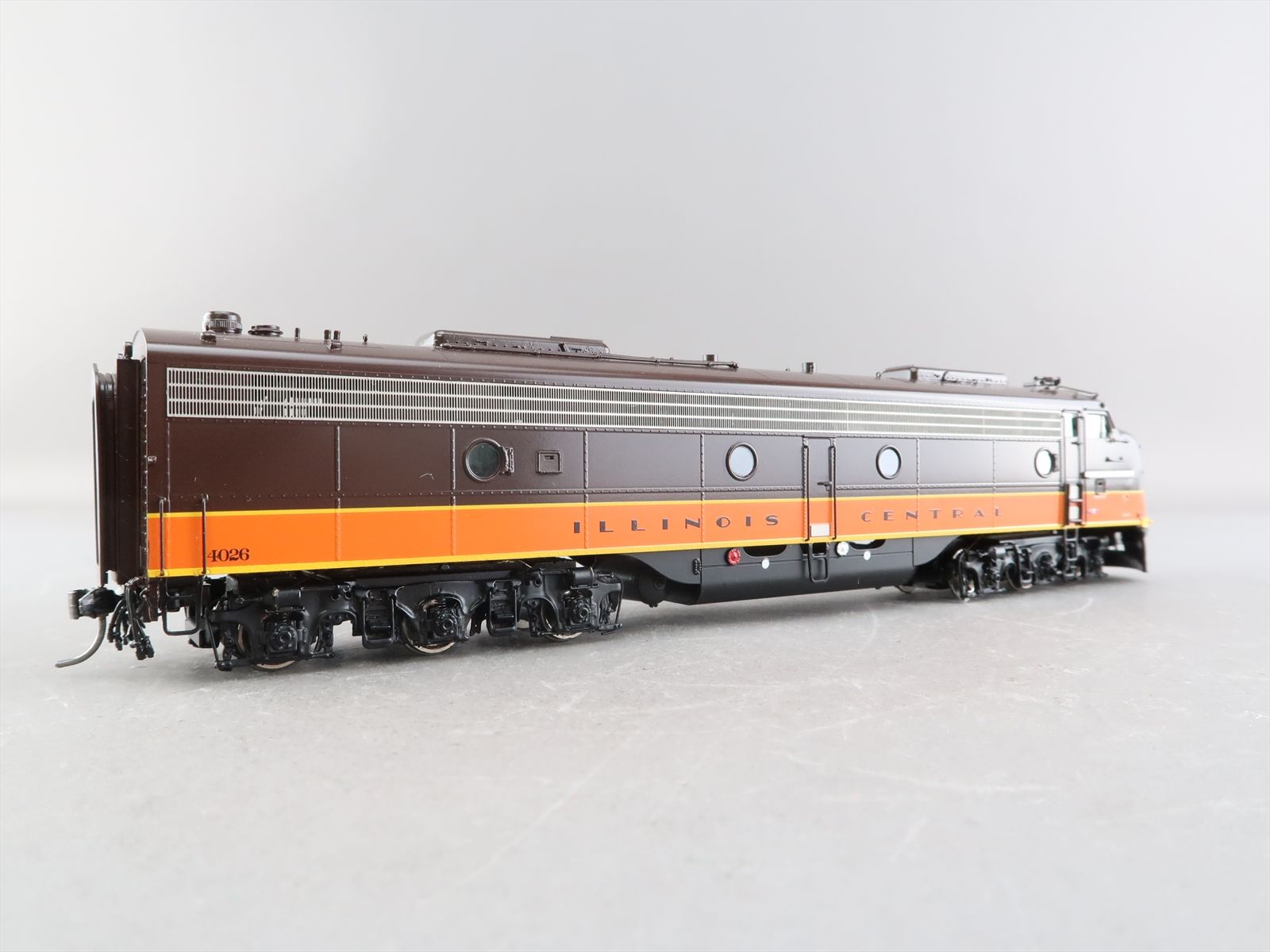 HO Brass Model - UTI 5500-3 IC Illinois Central E8A / E8A Set #4026 SINGLE UNIT ONLY- F/P - 2019 ...