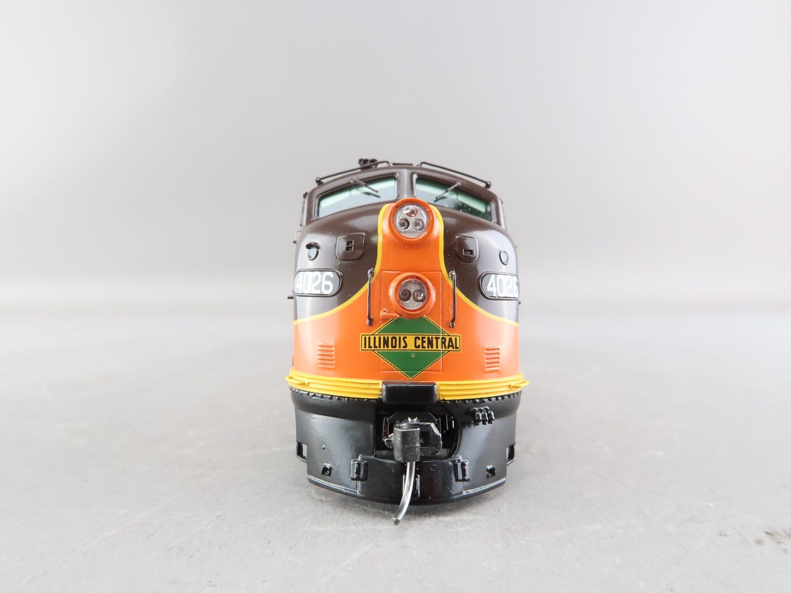 HO Brass Model - UTI 5500-3 IC Illinois Central E8A / E8A Set #4026 SINGLE UNIT ONLY- F/P - 2019 ...