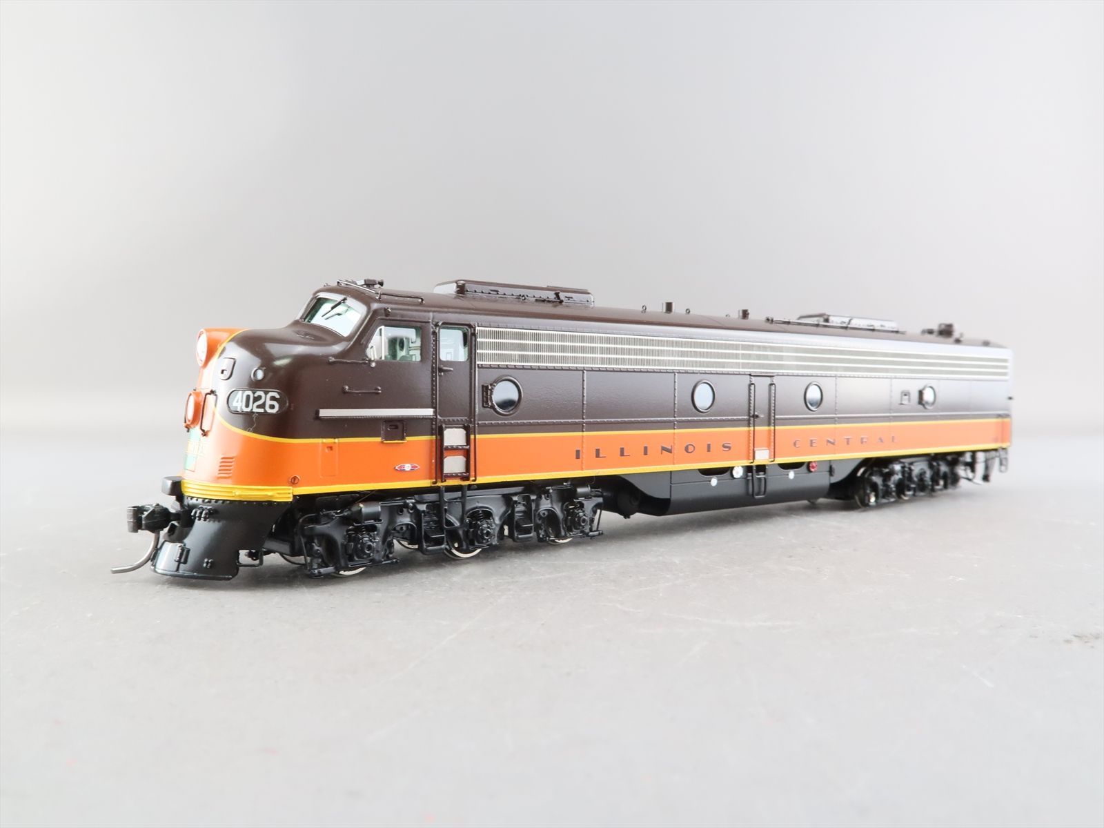 HO Brass Model - UTI 5500-3 IC Illinois Central E8A / E8A Set #4026 SINGLE UNIT ONLY- F/P - 2019 ...