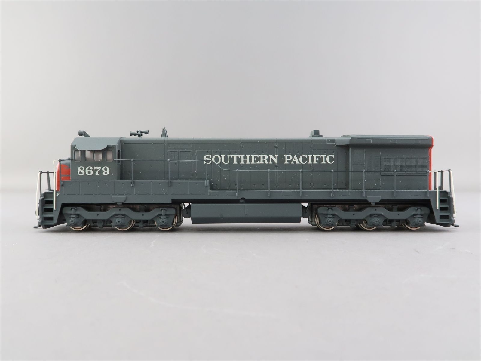 HO Brass Model - Alco D-137 SP Southern Pacific GE U33C #8679 - Custom - Kumata