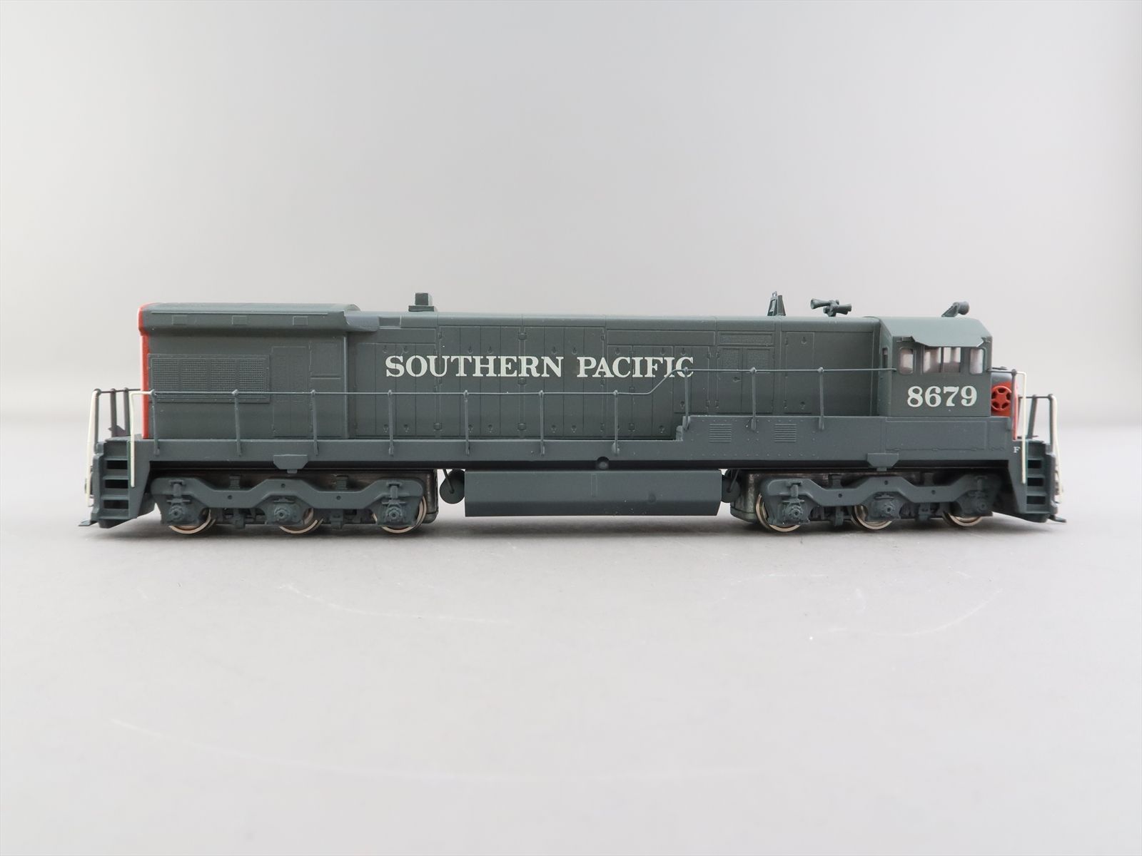 HO Brass Model - Alco D-137 SP Southern Pacific GE U33C #8679 - Custom - Kumata