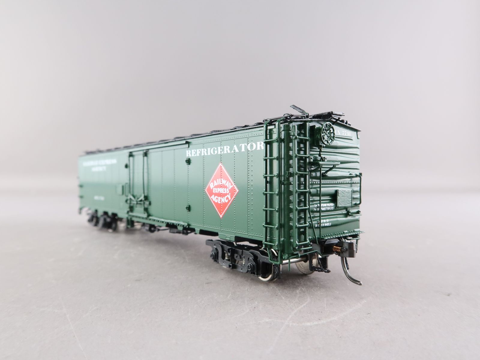 HO Brass Model - CIL 2068.1 REA Railway Express Agency 52' Reefer REX ...