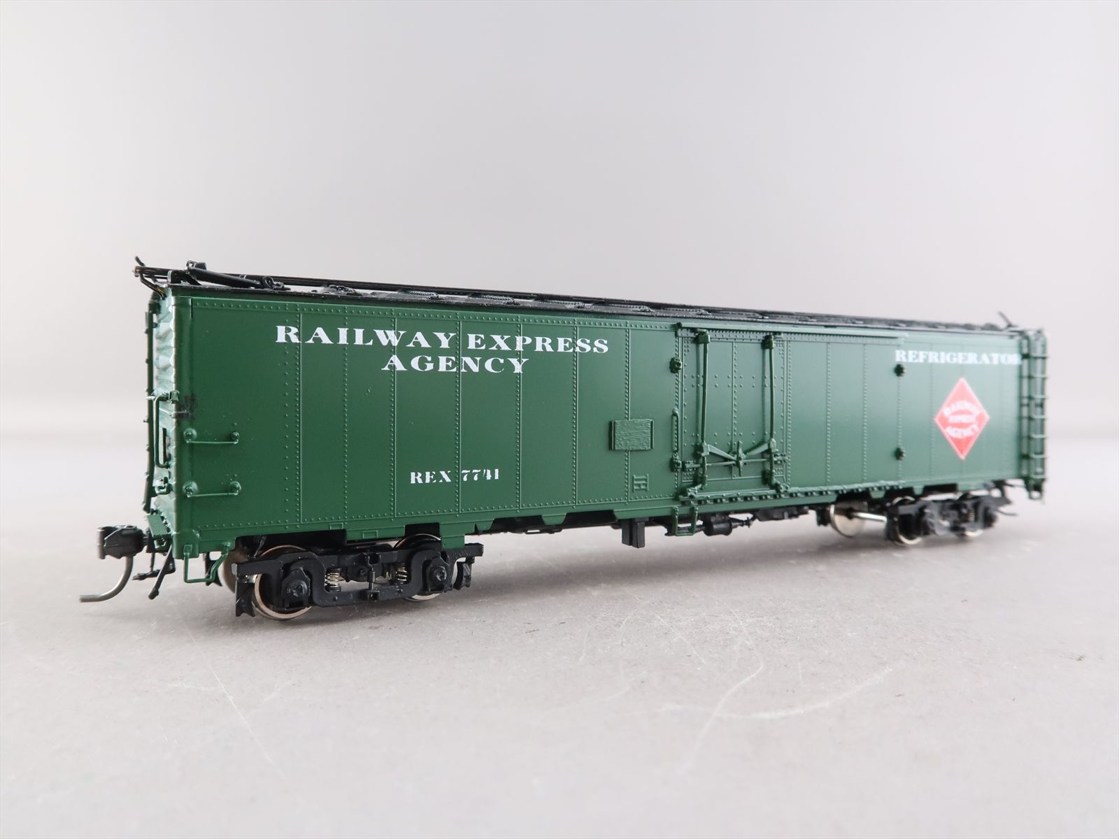HO Brass Model - CIL 2068.1 REA Railway Express Agency 52' Reefer REX ...