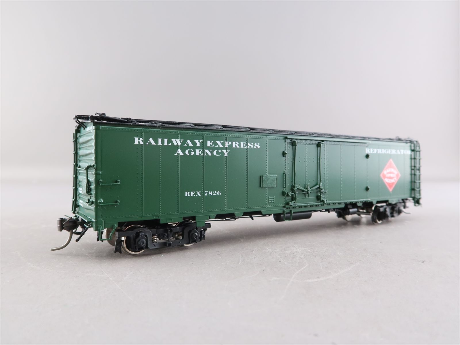 HO Brass Model - CIL 2068.1 REA Railway Express Agency 52' Reefer REX ...