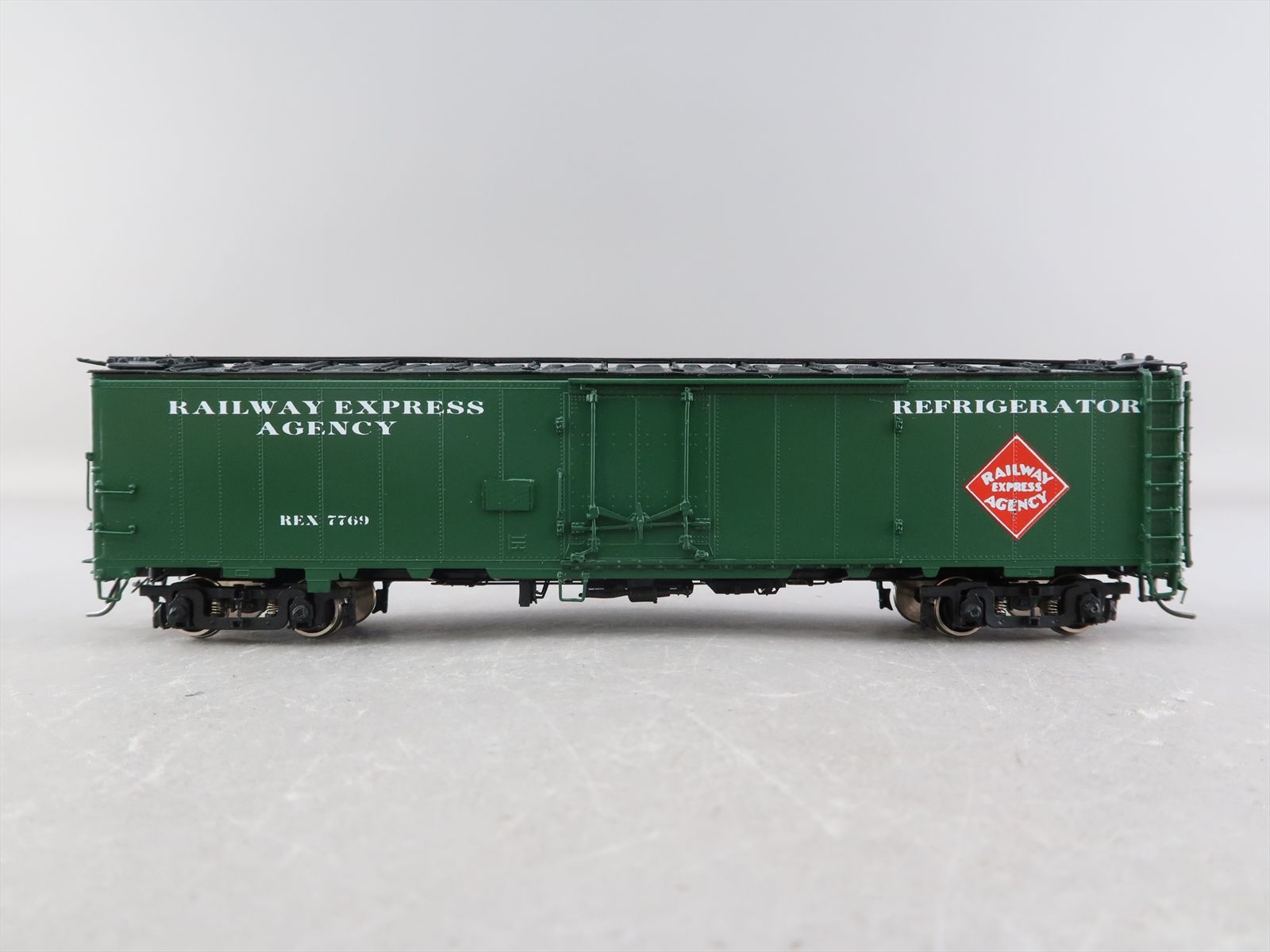 HO Brass Model - CIL 2068.1 REA Railway Express Agency 52' Reefer REX ...