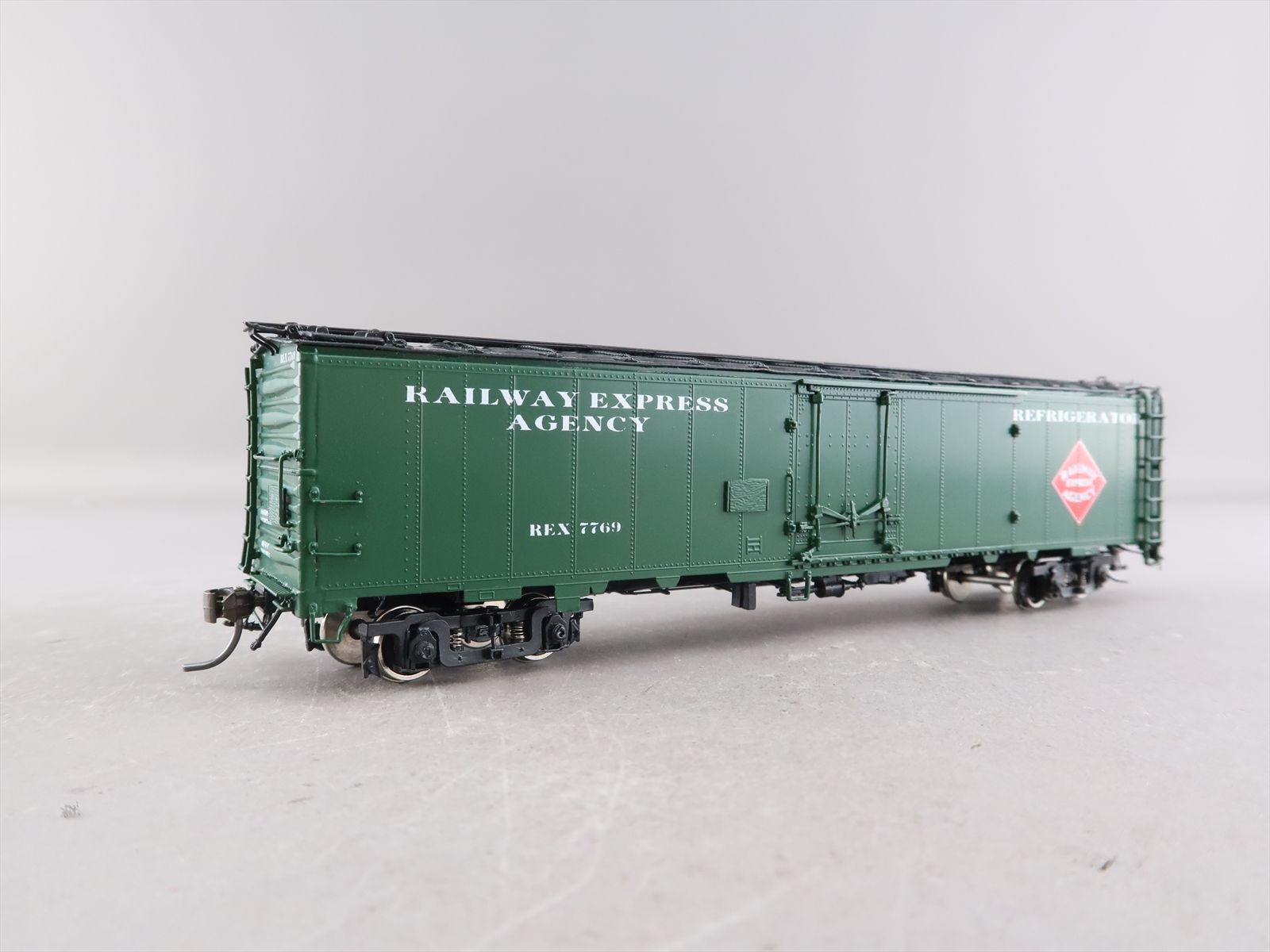 HO Brass Model - CIL 2068.1 REA Railway Express Agency 52' Reefer REX ...