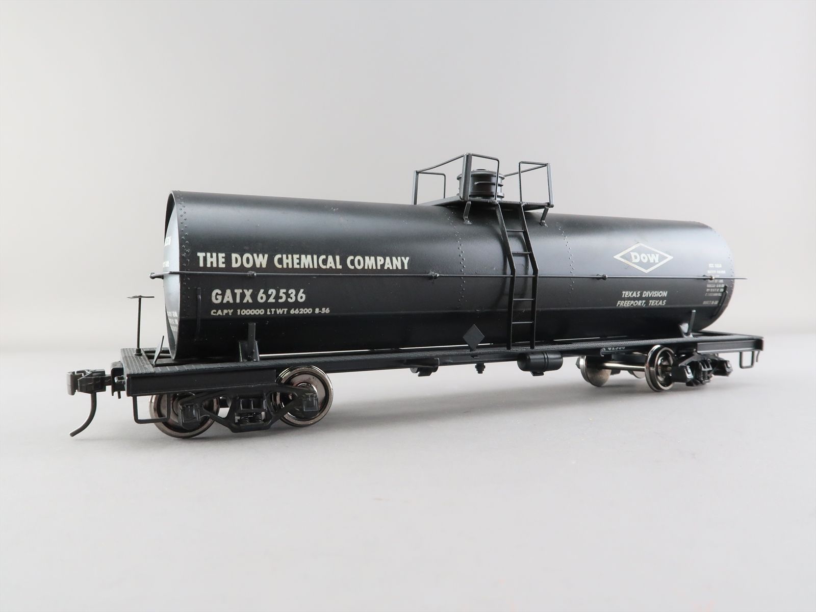 O Brass Model - USH US Hobbies 305 GATX Dow Chemical Company 10,000 Gallon Chemical Tank Car ...