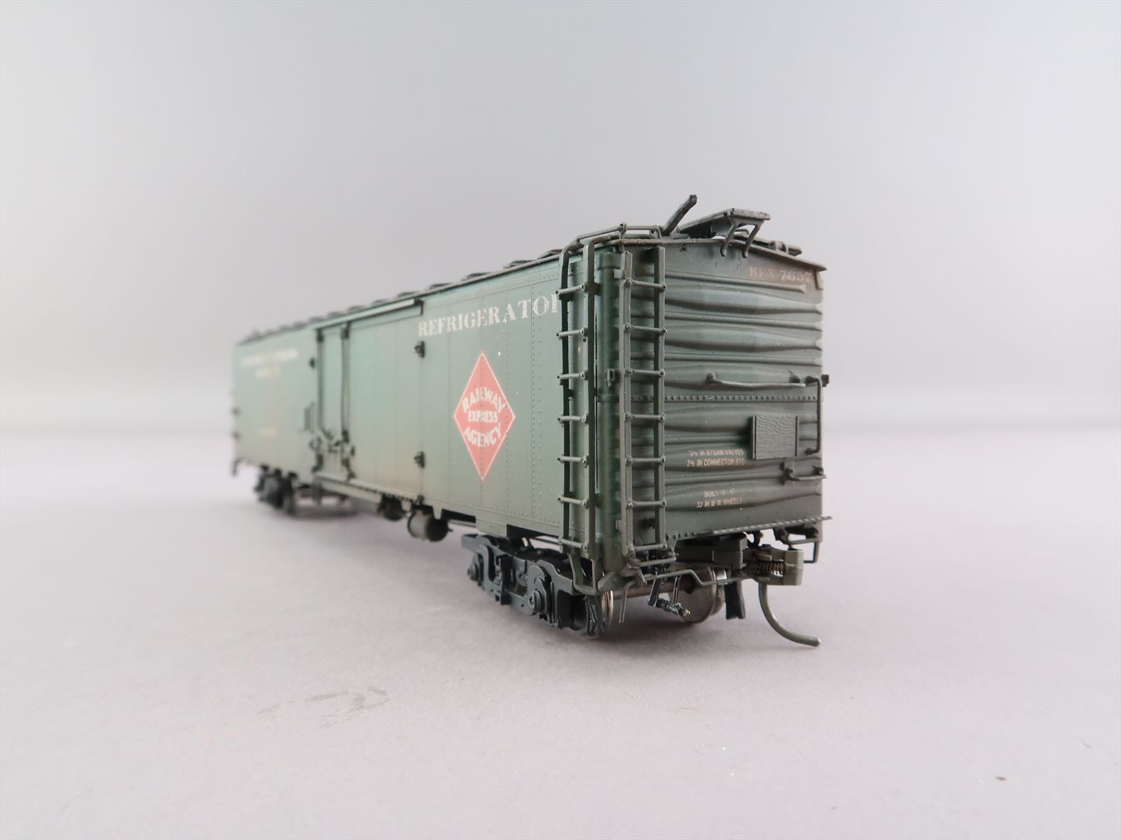 HO Brass Model - CIL 2068.1 REA Railway Express Agency - 52' Reefer REX ...