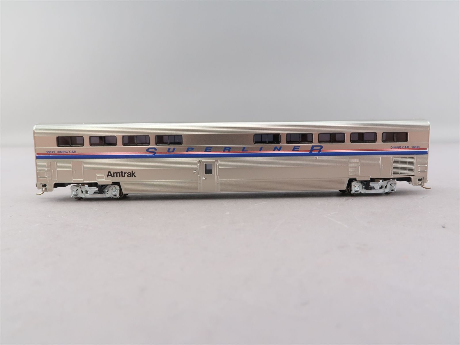 N Brass Model - OMI 2837.1 Amtrak Superliner II 9 Piece Set P42DC + Material Car + 7 Passenger ...