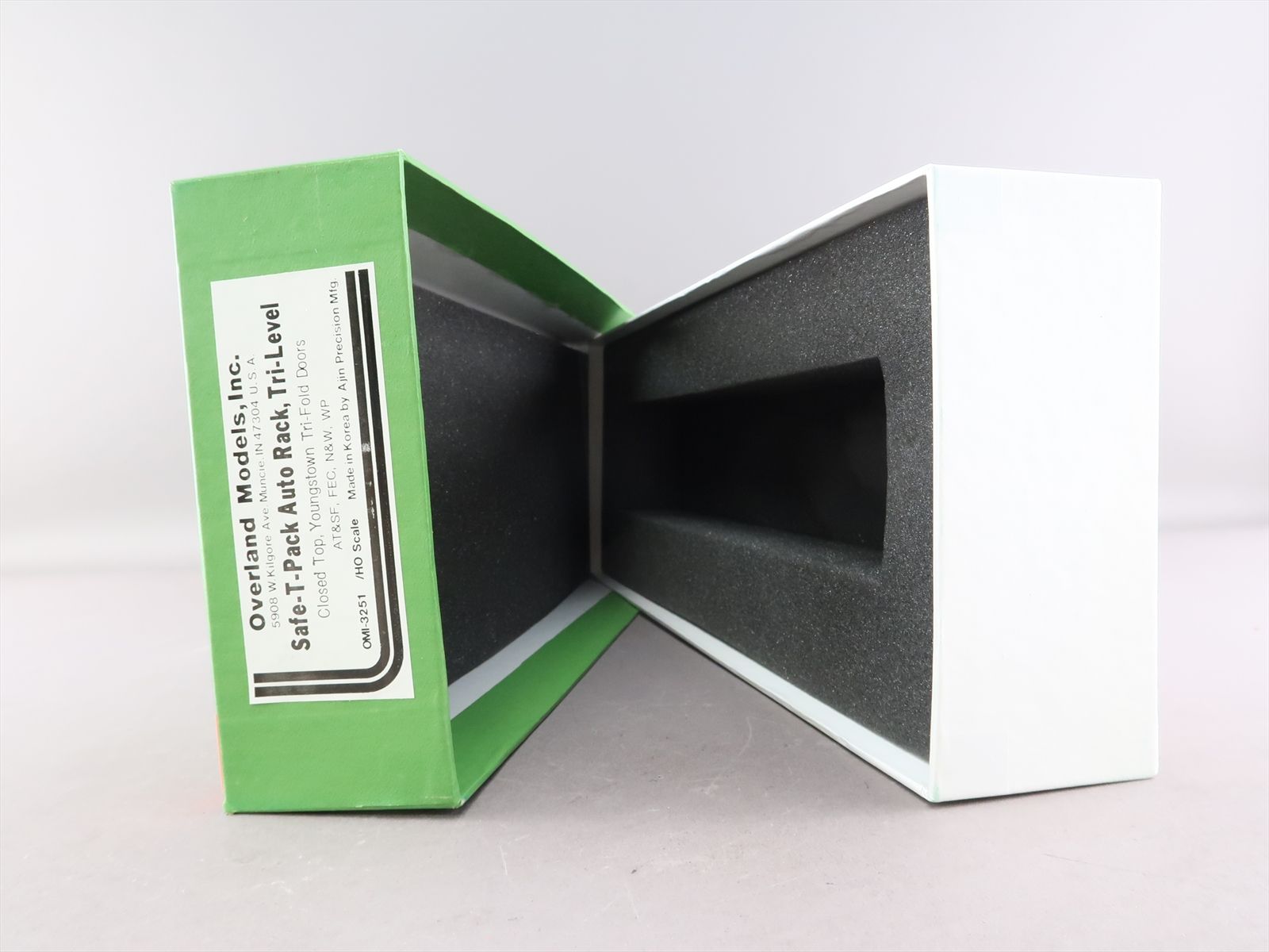 HO Brass Model - OMI 3251 AT&SF Santa Fe Safe-T-Pack Auto Rack Tri ...