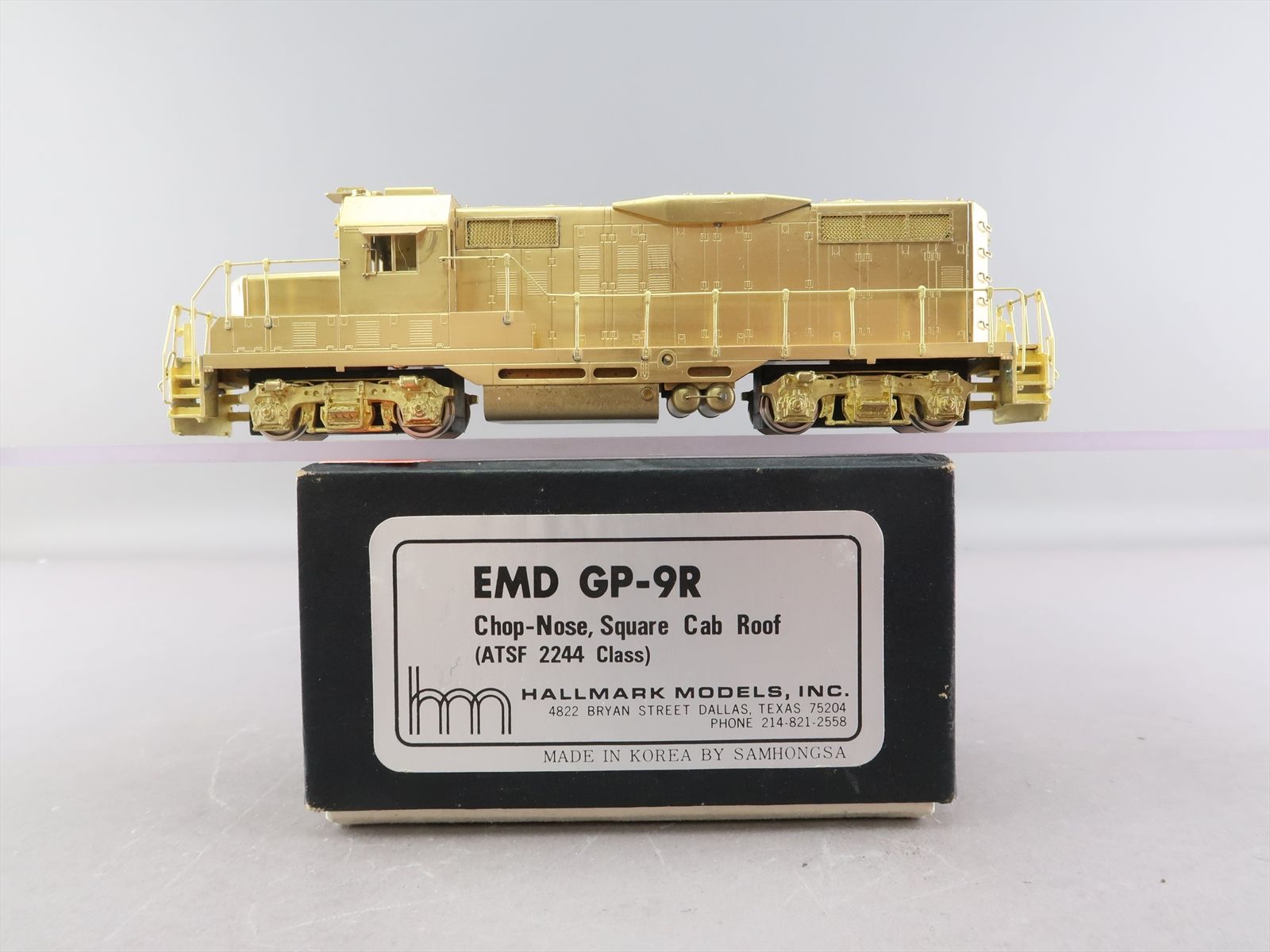 HO Brass Model - Hallmark HS0090 AT&SF Santa Fe GP-9R Chop Nose Round Cab Roof 2000 Class ...