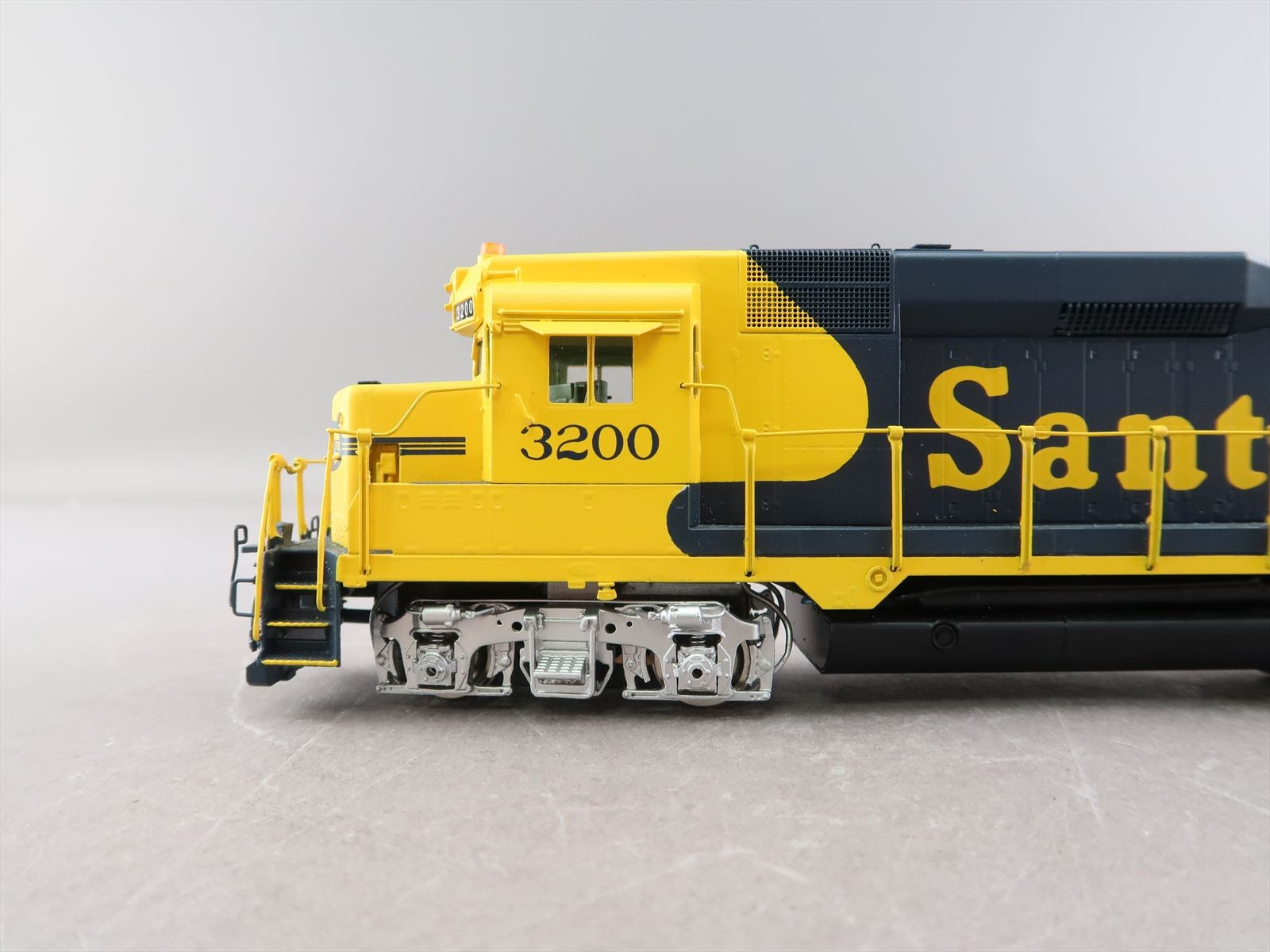 HO Brass Model - CIL 2151.1 AT&SF Santa Fe GP-30 Phase 1 #3200 - F/P ...