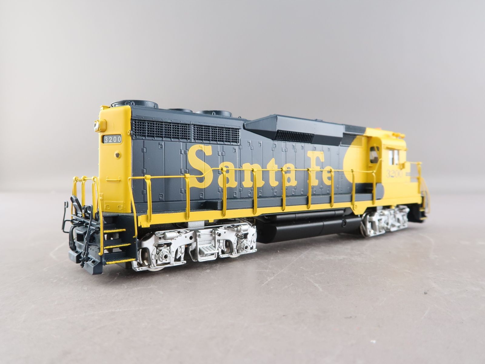 HO Brass Model - CIL 2151.1 AT&SF Santa Fe GP-30 Phase 1 #3200 - F/P ...