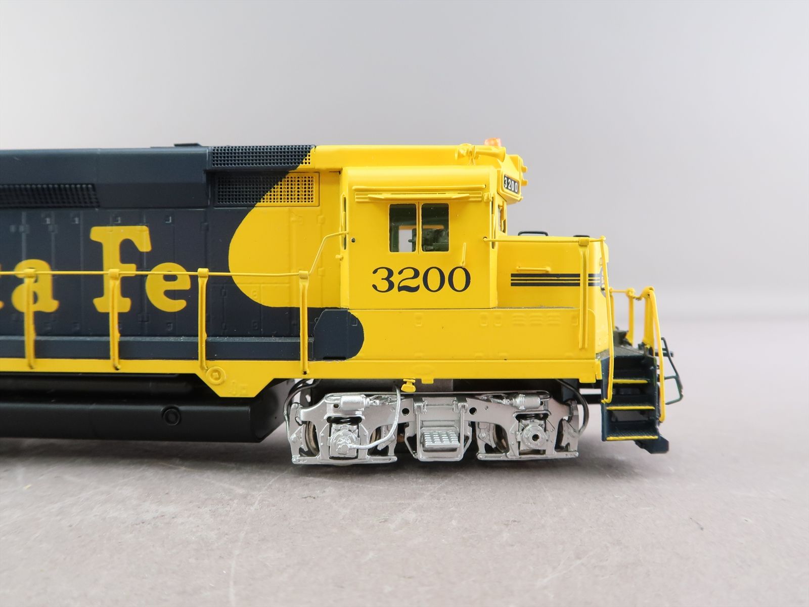 HO Brass Model - CIL 2151.1 AT&SF Santa Fe GP-30 Phase 1 #3200 - F/P ...