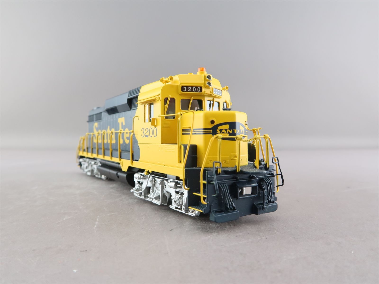 HO Brass Model - CIL 2151.1 AT&SF Santa Fe GP-30 Phase 1 #3200 - F/P ...