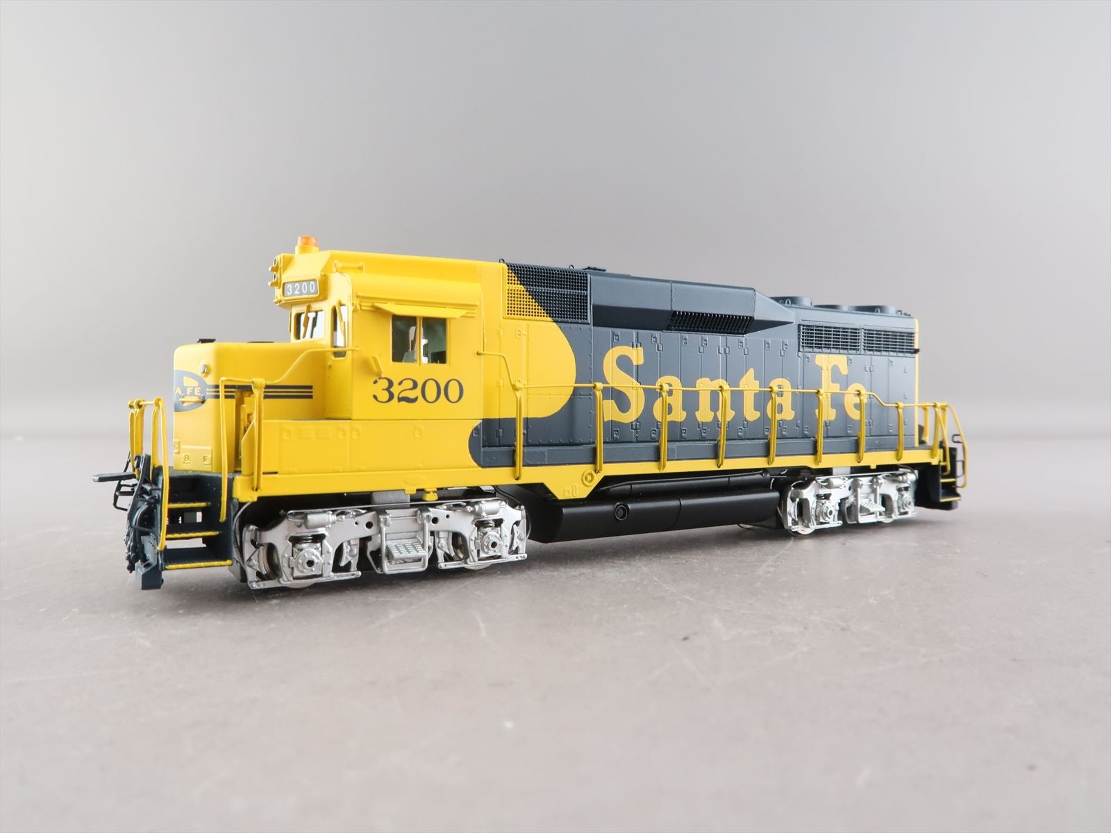 HO Brass Model - CIL 2151.1 AT&SF Santa Fe GP-30 Phase 1 #3200 - F/P ...