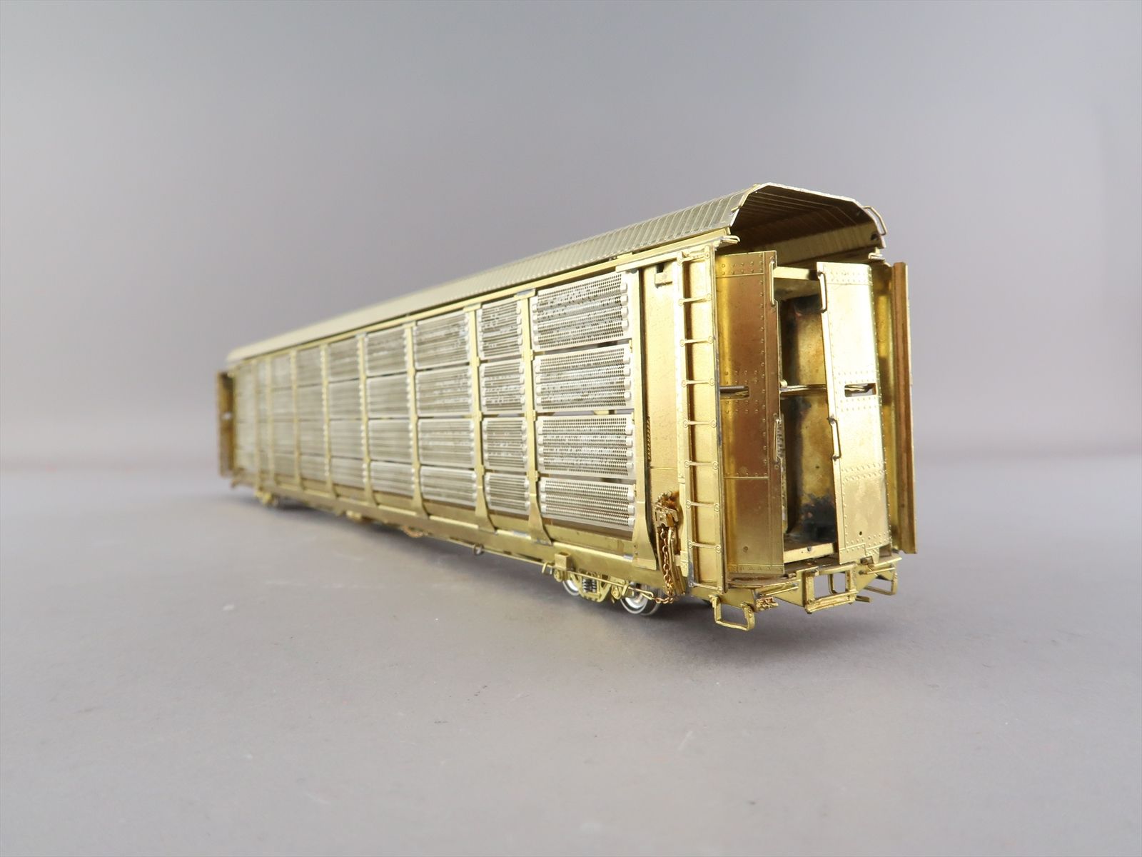 HO Brass Model - OMI 3120 Thrall Bi-Level Enclosed Auto Rack w/ Low End ...