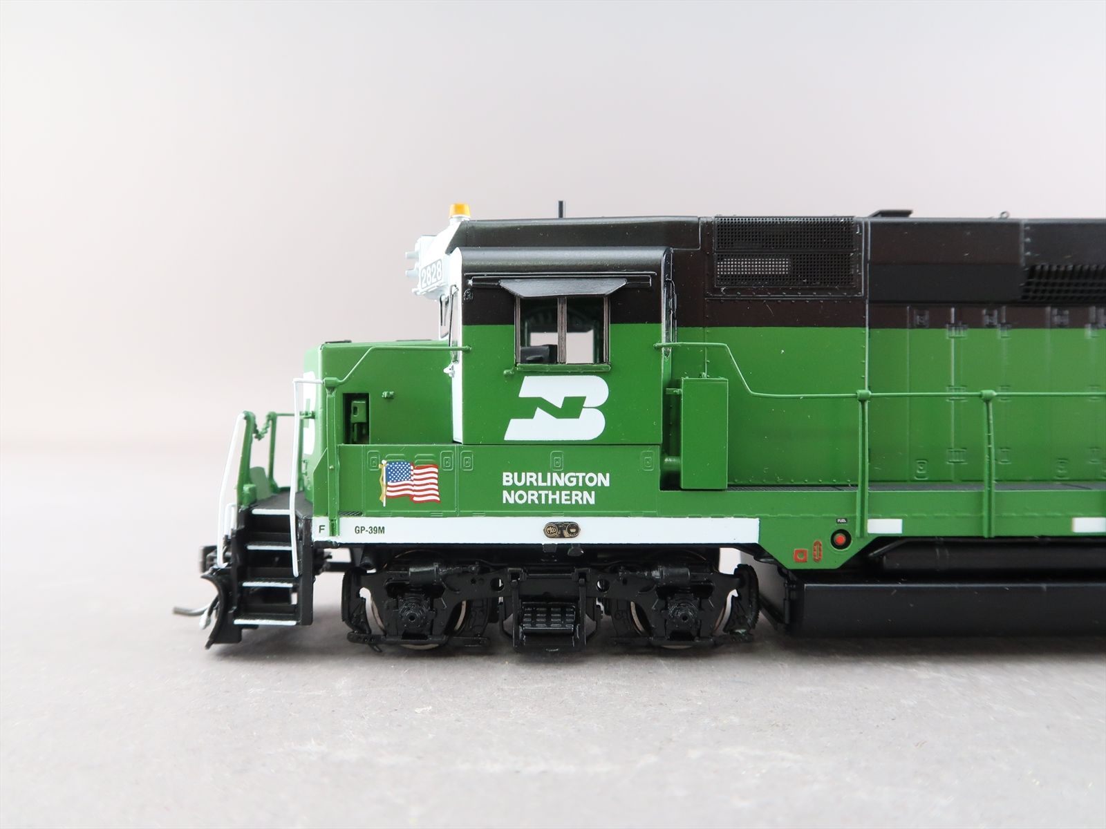 HO Brass Model - OMI AA-1137-2 BN Burlington Northern GP39M #2828 - F/P - 2006 Run - Ajin