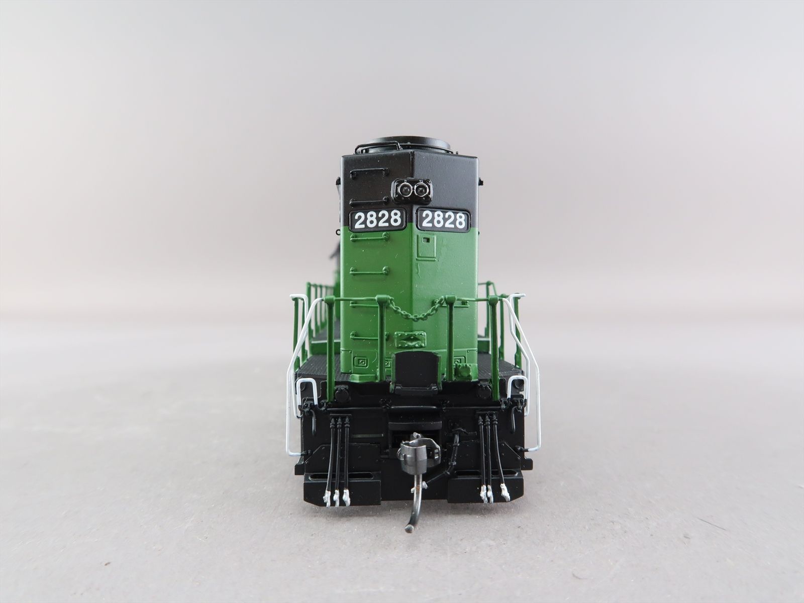 HO Brass Model - OMI AA-1137-2 BN Burlington Northern GP39M #2828 - F/P - 2006 Run - Ajin