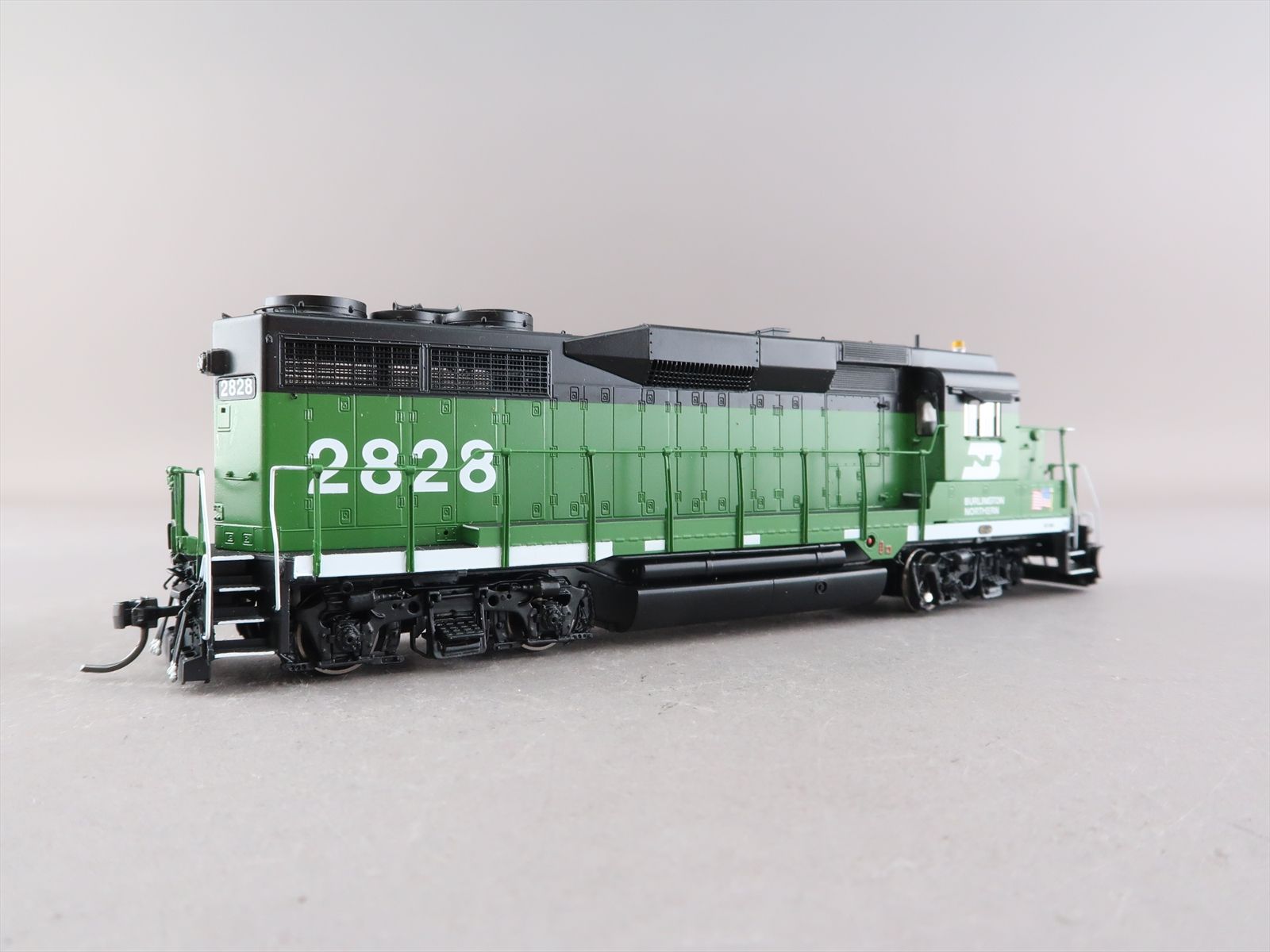 HO Brass Model - OMI AA-1137-2 BN Burlington Northern GP39M #2828 - F/P - 2006 Run - Ajin