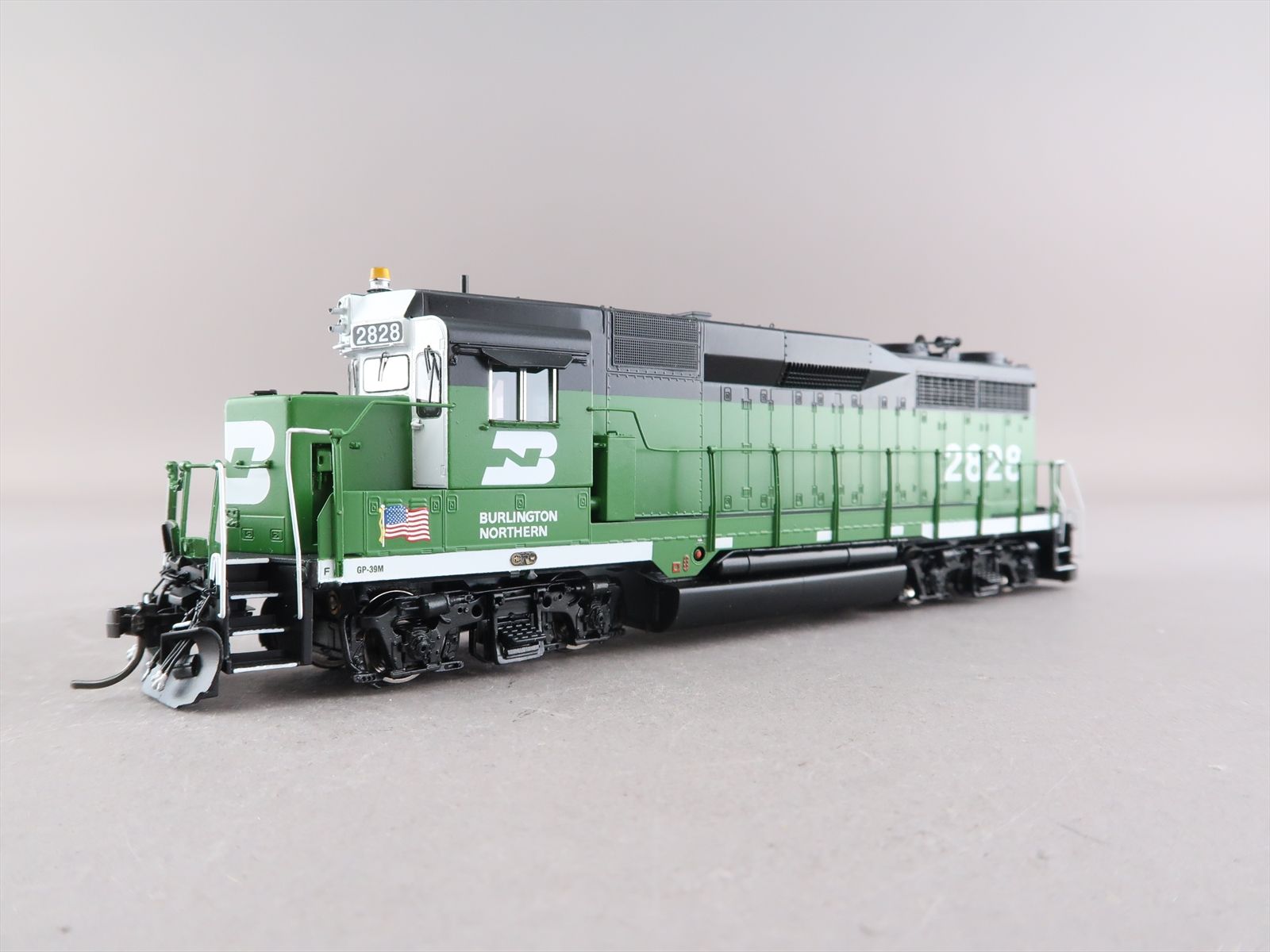 HO Brass Model - OMI AA-1137-2 BN Burlington Northern GP39M #2828 - F/P - 2006 Run - Ajin
