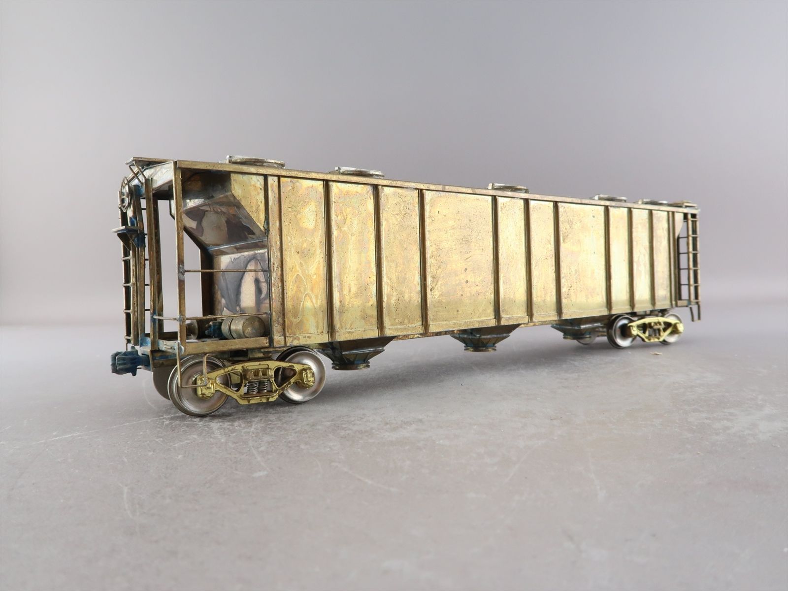 O Brass Model - MG Max Gray 606 PS-2 Triple Bay Covered Hopper Rectangular Discharge Hopper ...