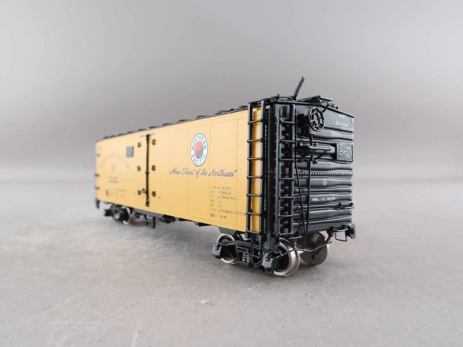 HO Brass Model - CIL 2139.1 NP Northern Pacific Reefer 'Main Street ...