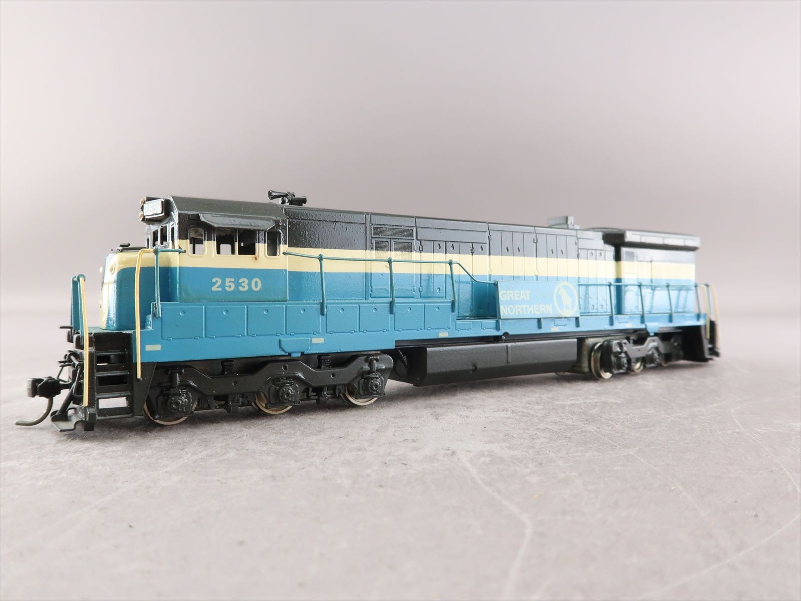HO Brass Model - Alco D-137 GN Great Northern GE U33C Big Sky Blue #2530 - Custom - Kumata