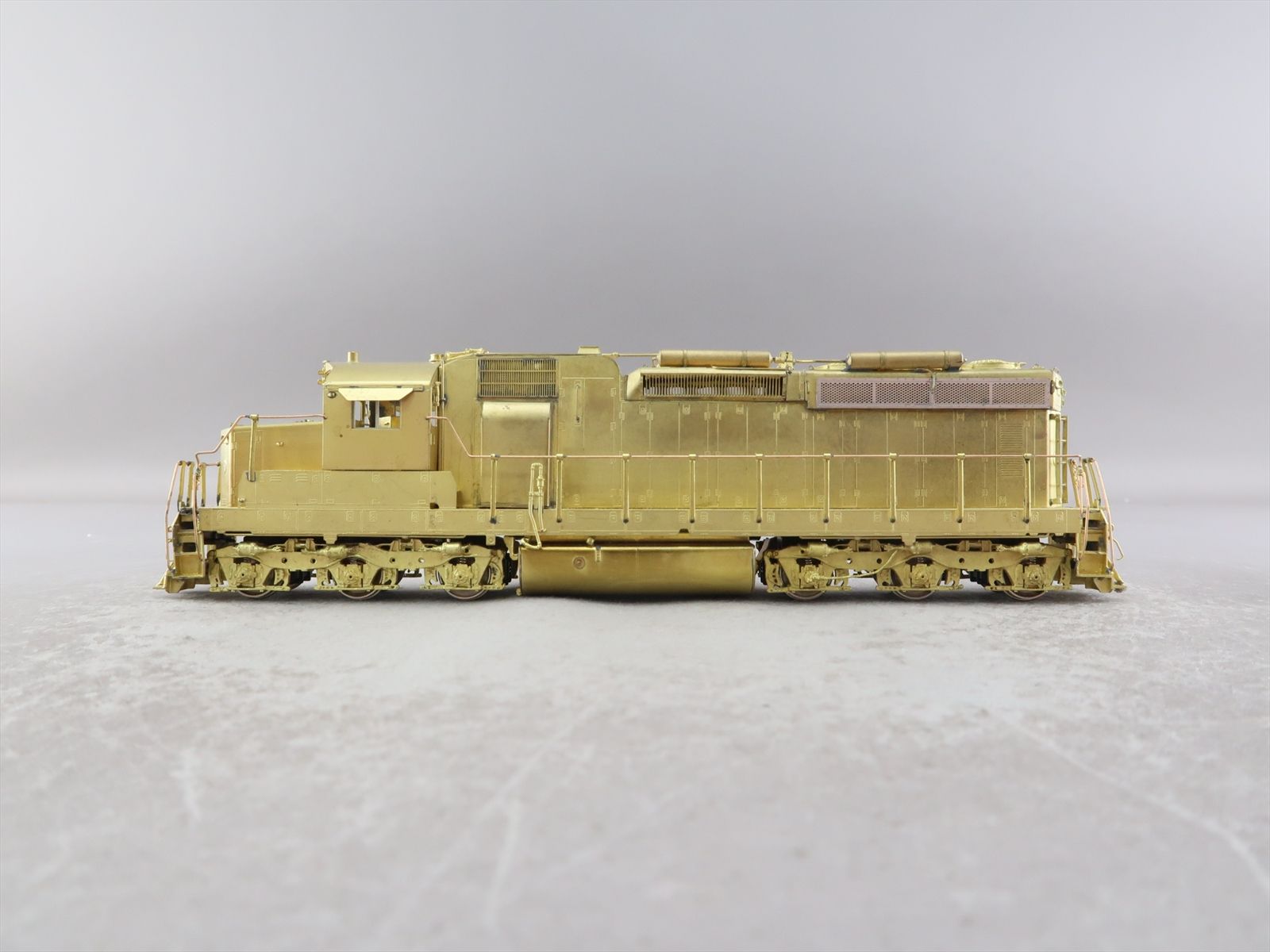 HO Brass Model - OMI 6174 AT&SF Santa Fe EMD SD26 #4600 - 4679 - Unpainted - 1992 Run - Ajin