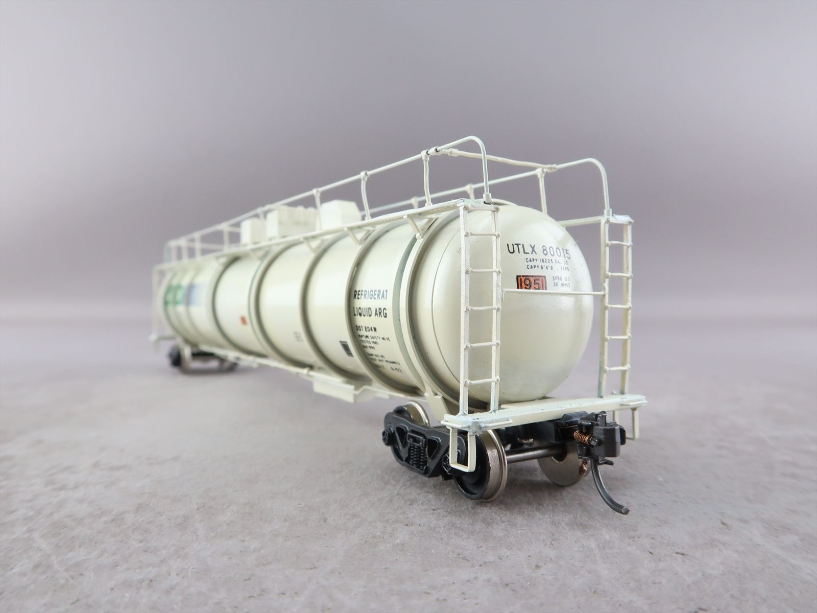HO Brass Model - OMI 3029 UTLX LINDE 61' Liquid Air Tank Car 15000 ...