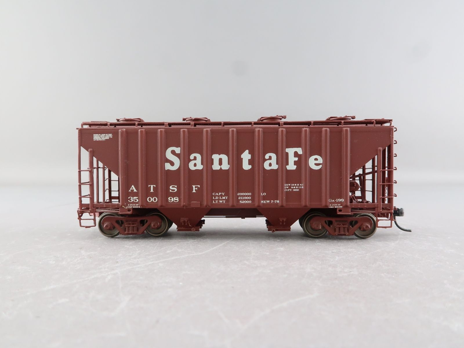 HO Brass Model - OMI 3053 AT&SF Santa Fe 2 Bay P/S Covered Hopper ...