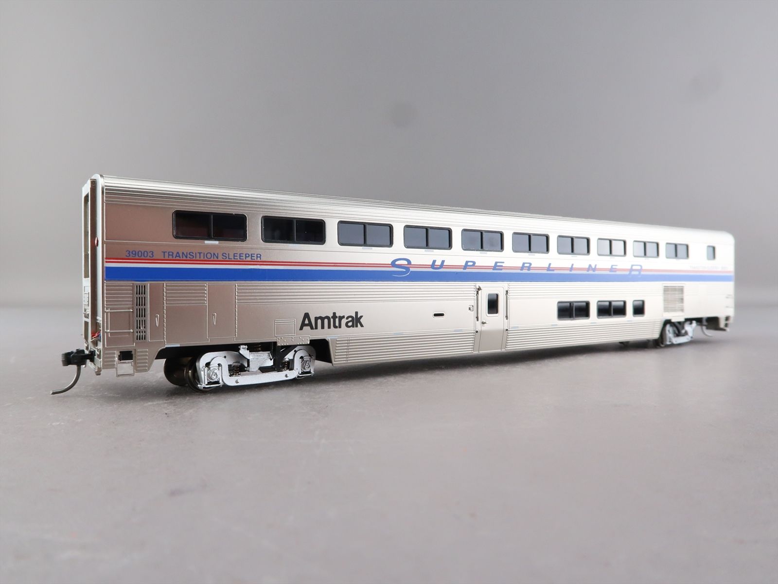 HO Brass Model - OMI 3335.1 Amtrak Superliner II Transition Sleeper #39003 - F/P - 1997 Run - Ajin