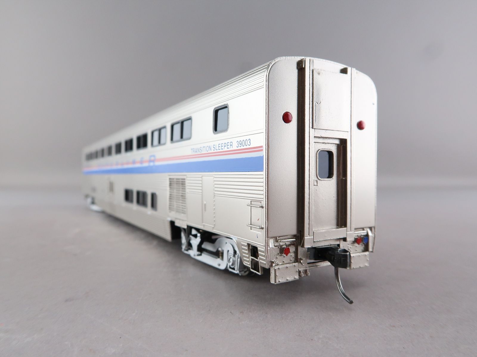 HO Brass Model - OMI 3335.1 Amtrak Superliner II Transition Sleeper #39003 - F/P - 1997 Run - Ajin