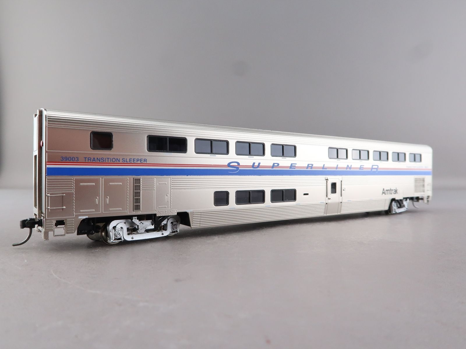 HO Brass Model - OMI 3335.1 Amtrak Superliner II Transition Sleeper ...