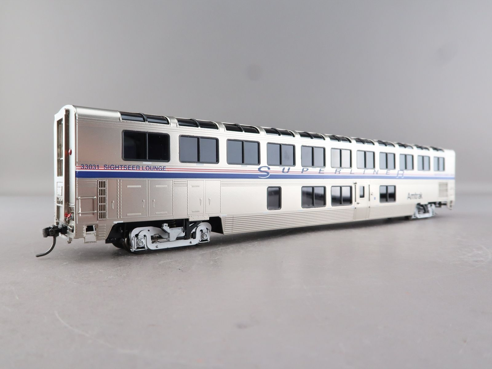 HO Brass Model - OMI 3331.1 Amtrak Superliner II Sightseer Lounge #33031 - F/P - 1997 Run - Ajin