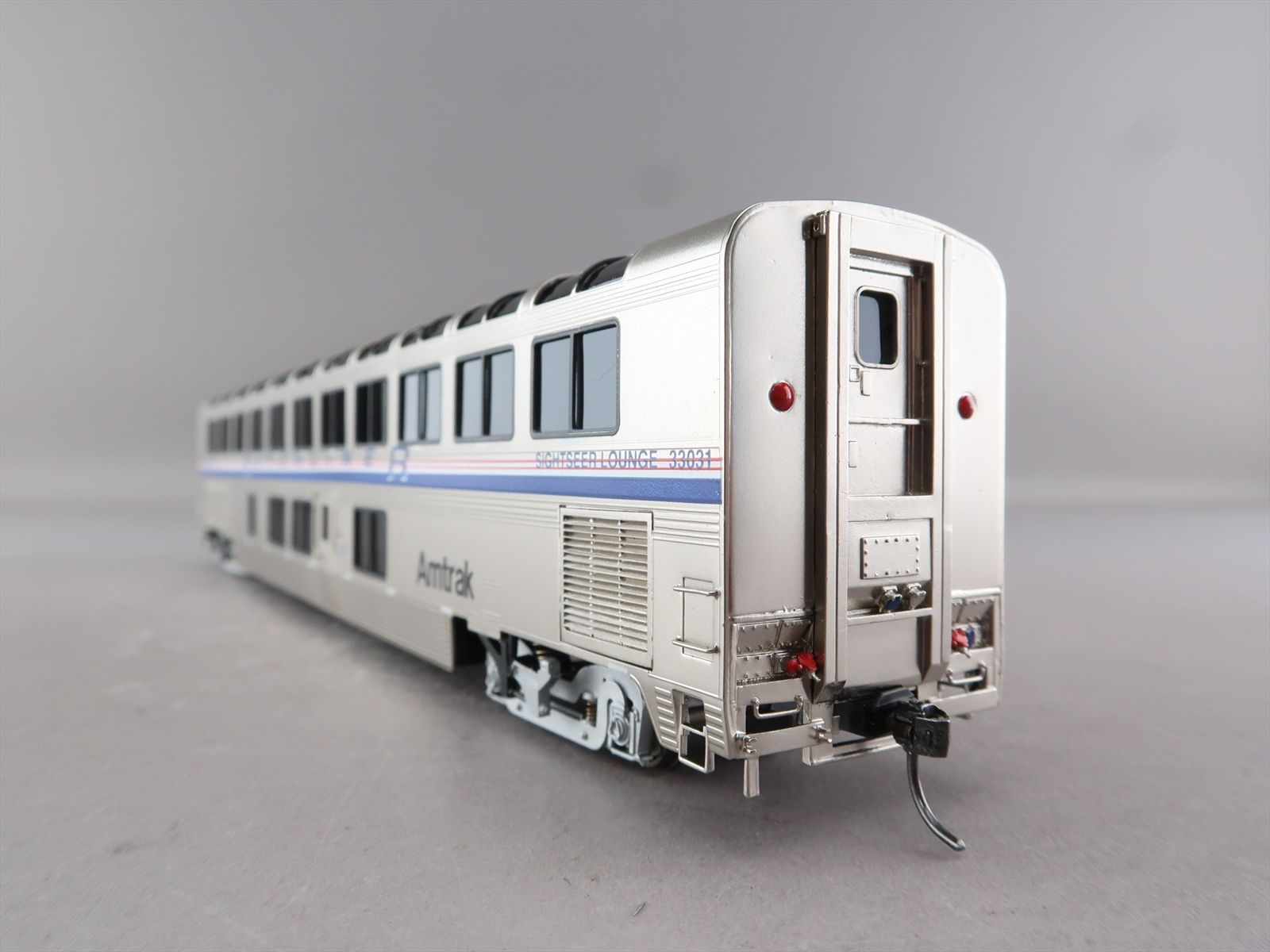 HO Brass Model - OMI 3331.1 Amtrak Superliner II Sightseer Lounge #33031 - F/P - 1997 Run - Ajin