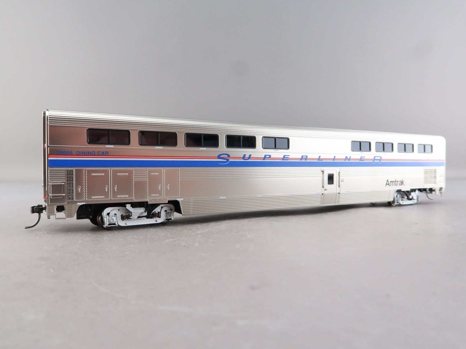 HO Brass Model - OMI 3332.1 Amtrak Superliner II Diner #38056 - F/P - 1997 Run - Ajin