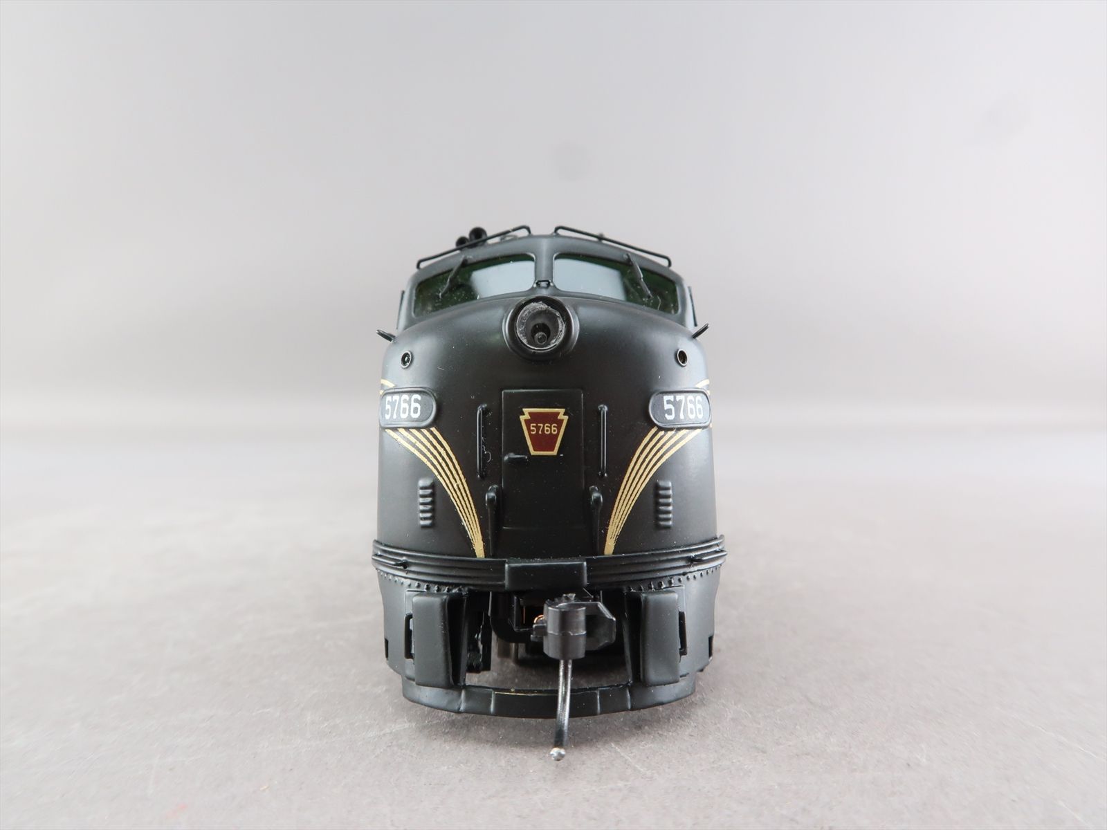 HO Brass Model - CIL 2112.1 PRR Pennsylvania EMD E8 E8A #5766 - F/P ...