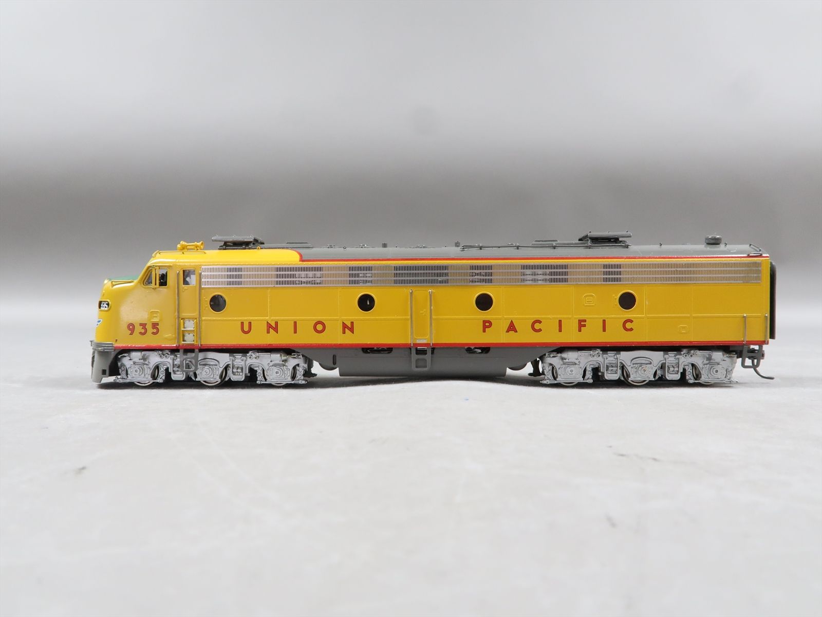 HO Brass Model - Oriental UP Union Pacific E8 E8A E8B A-B-B 2250HP #927 ...