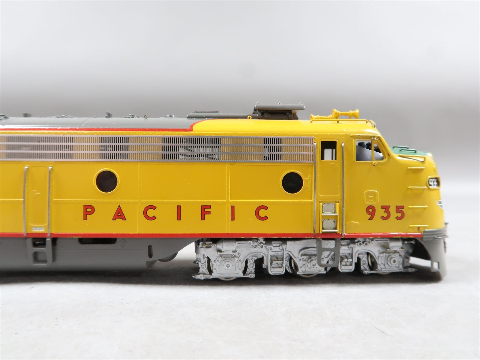 HO Brass Model - Oriental UP Union Pacific E8 E8A E8B A-B-B 2250HP #927 ...